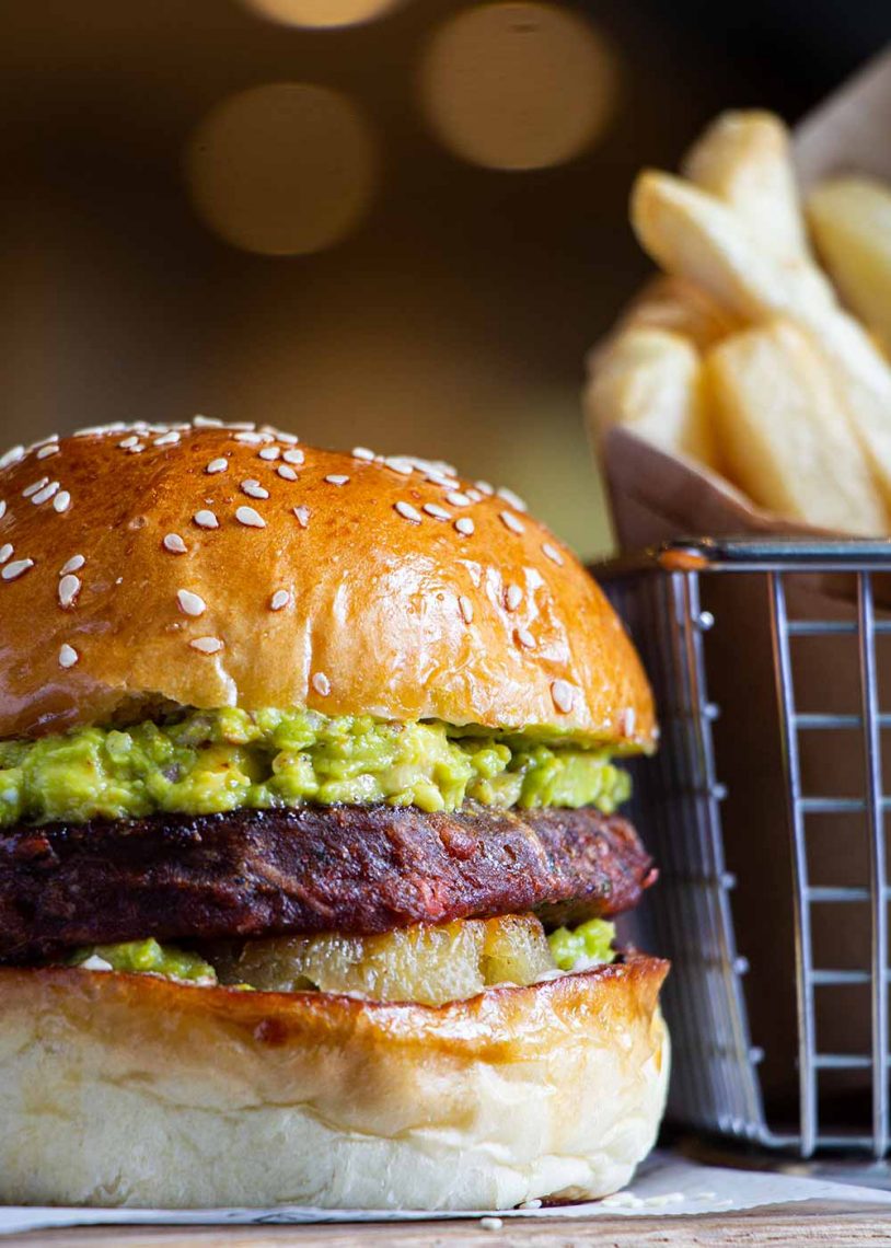 Tập đoàn Marriott ra mắt thực đơn Burger & bánh mì độc quyền tại Việt Nam